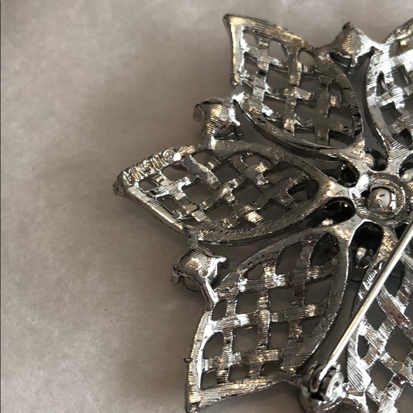 Lisner Jewelry | Jewelry | Vintage Lisner Brooch | Poshmark